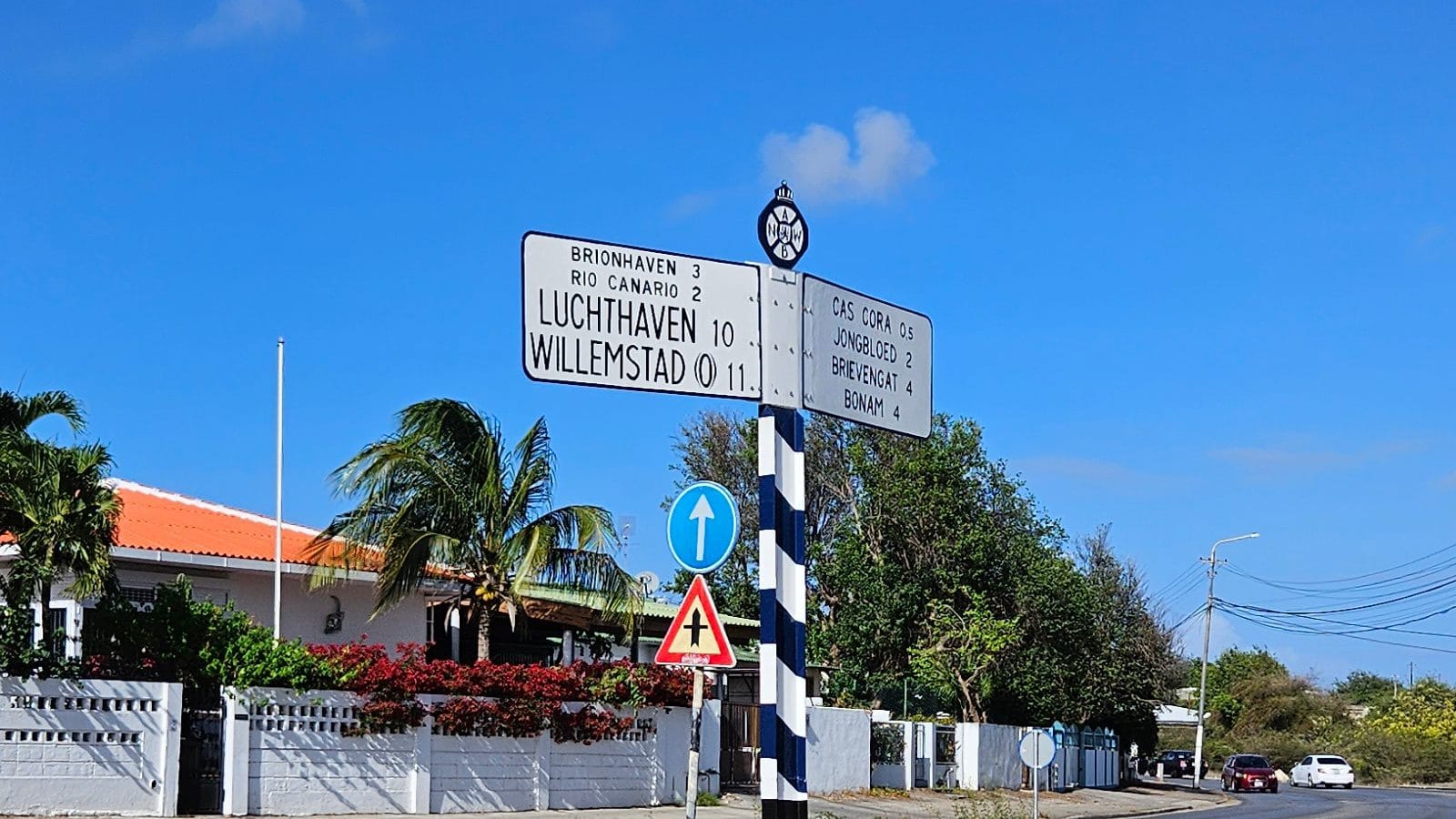 Do’s & Don’ts in traffic - Casa Bohemian Curacao